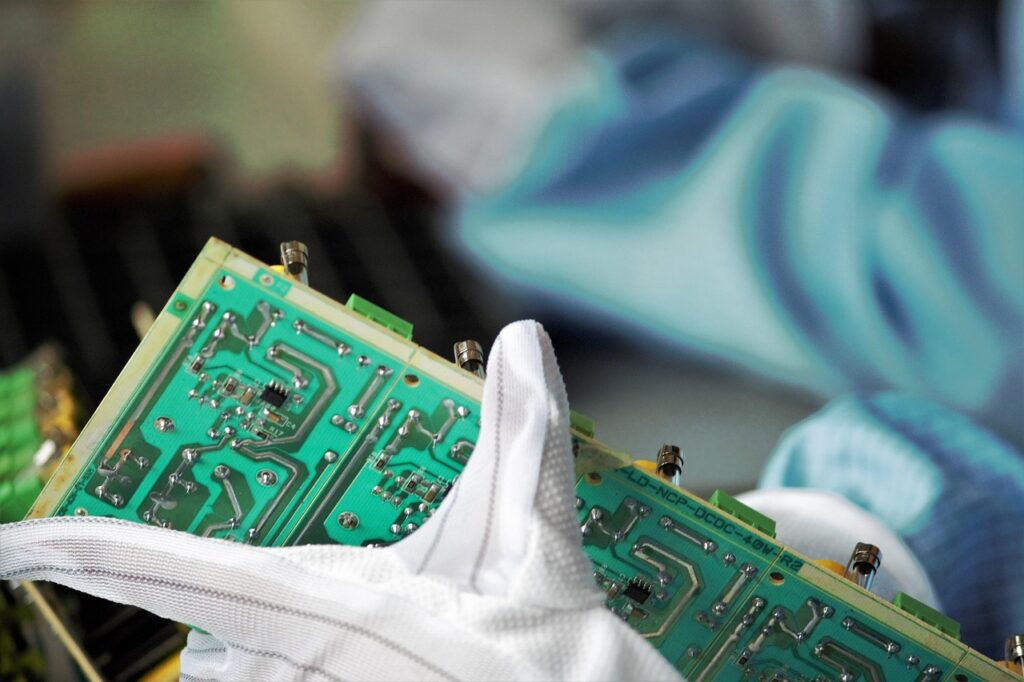 Semiconductor Manufacturing Demystified: IDM, Fabless, and Foundry ...
